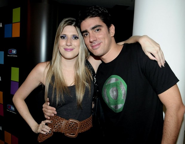 Dani Calabresa comemora trabalho com Marcelo Adnet - BAHIA NO AR Dani Calabresa comemora trabalho com Marcelo Adnet - BAHIA NO AR