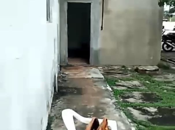 Sem local de espera e recepção, paciente de clínica em Camaçari ... Sem local de espera e recepção, paciente de clínica em Camaçari ...